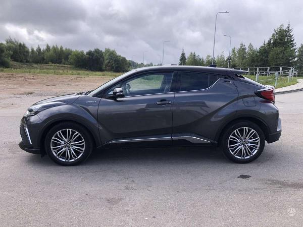 Pelēks Toyota C-HR 2021 Utena, ar dzinēja tilpumu 2.00 L un nobraukumu 152 tūkst. km par 19700 €, foto 4 vietnē AUTOMOTO.COM.LV