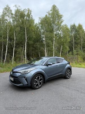 Серый Тойота C-HR 2021 в Курессааре, объемом двигателя 1.80 л и пробегом 72 тыс. км за 21000 €, фото  на AUTOMOTO.COM.LV