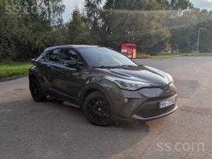 Серый Тойота C-HR 2021 в Рига, объемом двигателя 1.80 л и пробегом 54 тыс. км за 22000 €, фото 6 на AUTOMOTO.COM.LV