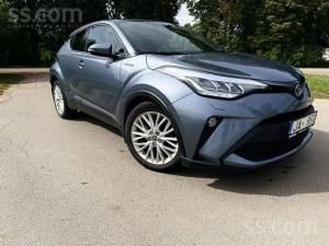 Pelēks Toyota C-HR 2021 Jelgava, ar dzinēja tilpumu 1.80 L un nobraukumu 74 tūkst. km par 18500 €, foto 3 vietnē AUTOMOTO.COM.LV