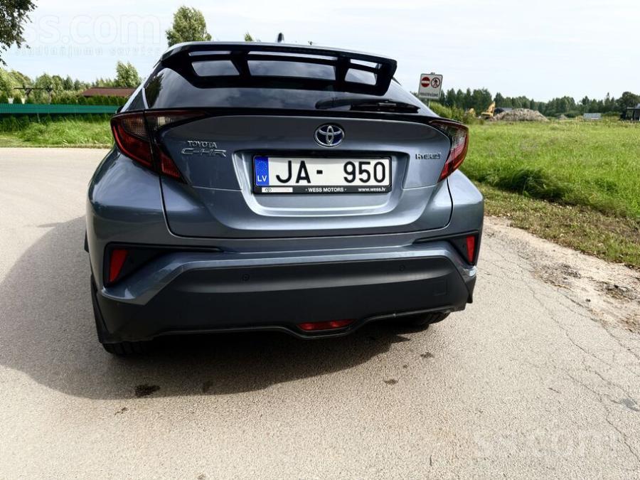 Pelēks Toyota C-HR 2021 Jelgava, ar dzinēja tilpumu 1.80 L un nobraukumu 74 tūkst. km par 18500 €, foto 6 vietnē AUTOMOTO.COM.LV