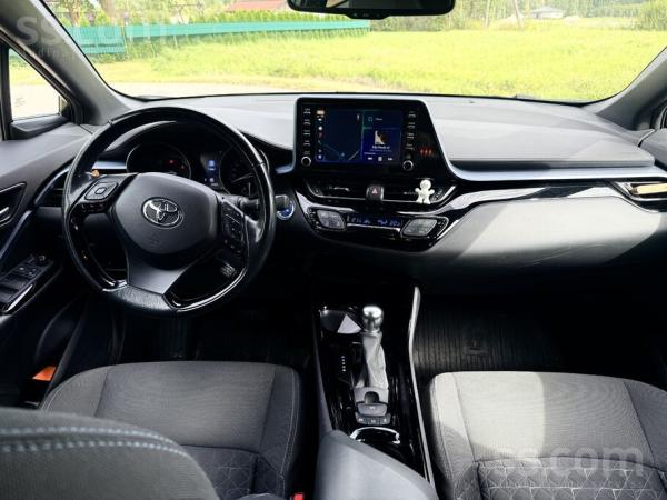 Pelēks Toyota C-HR 2021 Jelgava, ar dzinēja tilpumu 1.80 L un nobraukumu 74 tūkst. km par 18500 €, foto 9 vietnē AUTOMOTO.COM.LV