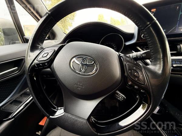 Pelēks Toyota C-HR 2021 Jelgava, ar dzinēja tilpumu 1.80 L un nobraukumu 74 tūkst. km par 18500 €, foto 10 vietnē AUTOMOTO.COM.LV