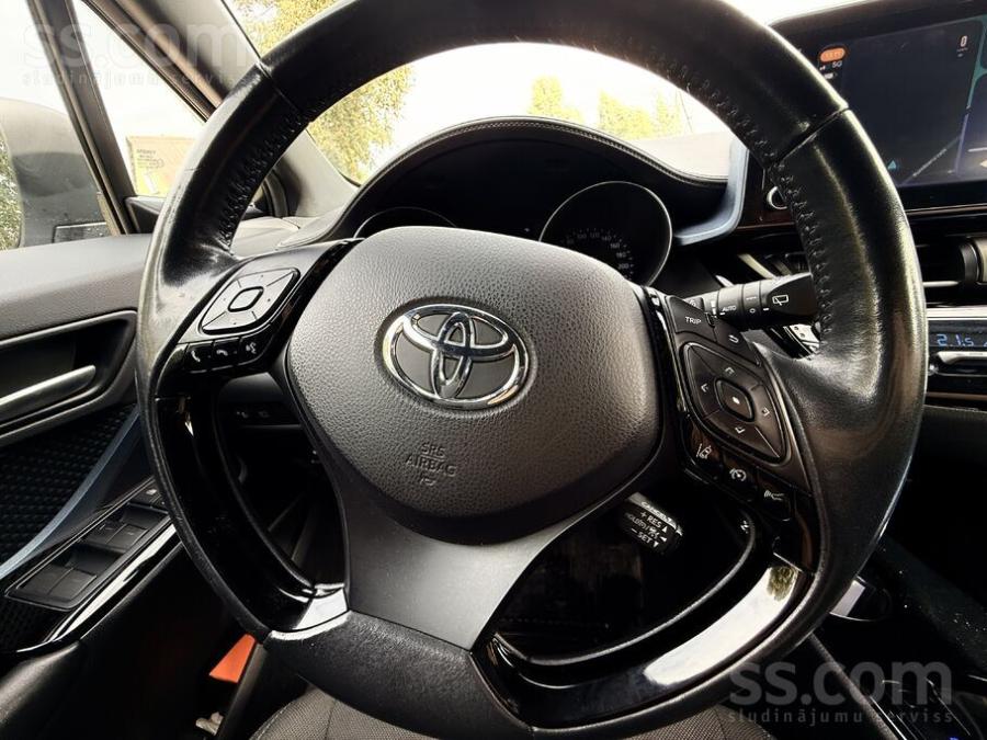 Pelēks Toyota C-HR 2021 Jelgava, ar dzinēja tilpumu 1.80 L un nobraukumu 74 tūkst. km par 18500 €, foto 10 vietnē AUTOMOTO.COM.LV