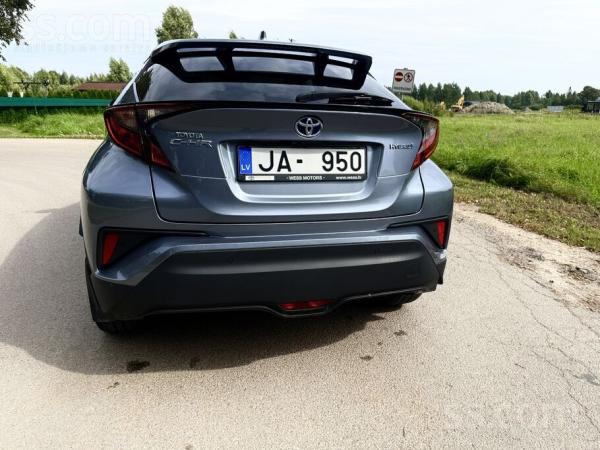 Серый Тойота C-HR 2021 в Елгава, объемом двигателя 1.80 л и пробегом 74 тыс. км за 18500 €, фото 6 на AUTOMOTO.COM.LV