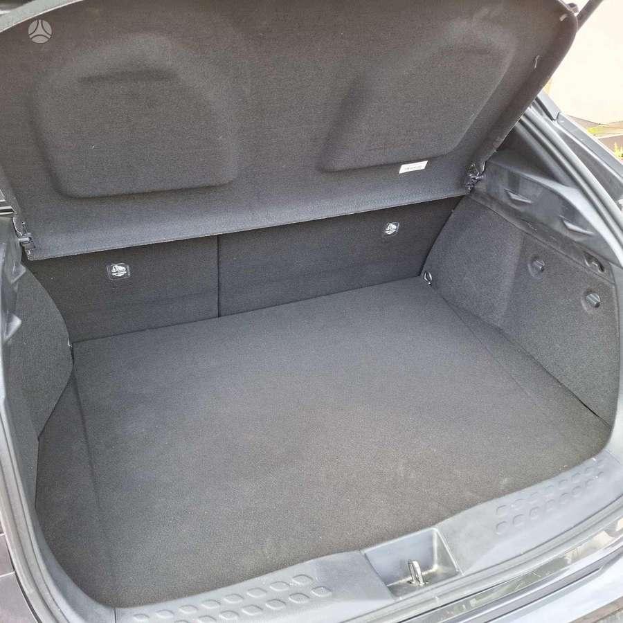 Grey Toyota C-HR 2021 in Kursenai, with an engine capacity of 1.99 L and mileage of 79 thousand km for 24499 €, photo 14 on AUTOMOTO.COM.LV