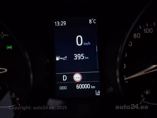 Grey Toyota C-HR 2022 in Tartu, with an engine capacity of 1.80 L and mileage of 60 thousand km for 22790 €, photo 11 on AUTOMOTO.COM.LV