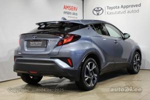 Pelēks Toyota C-HR 2022 Tallina, ar dzinēja tilpumu 1.80 L un nobraukumu 48 tūkst. km par 22990 €, foto 2 vietnē AUTOMOTO.COM.LV