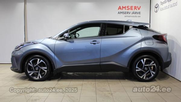Grey Toyota C-HR 2022 in Tallinn, with an engine capacity of 1.80 L and mileage of 48 thousand km for 22990 €, photo 3 on AUTOMOTO.COM.LV