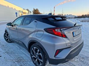 Pelēks Toyota C-HR 2022 Tallina, ar dzinēja tilpumu 1.80 L un nobraukumu 50 tūkst. km par 22100 €, foto 5 vietnē AUTOMOTO.COM.LV
