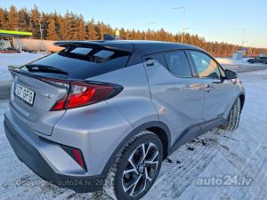 Pelēks Toyota C-HR 2022 Tallina, ar dzinēja tilpumu 1.80 L un nobraukumu 50 tūkst. km par 22100 €, foto 7 vietnē AUTOMOTO.COM.LV