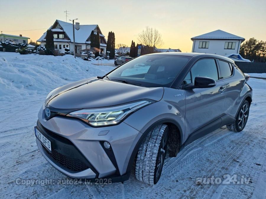 Pelēks Toyota C-HR 2022 Tallina, ar dzinēja tilpumu 1.80 L un nobraukumu 50 tūkst. km par 22100 €, foto 8 vietnē AUTOMOTO.COM.LV