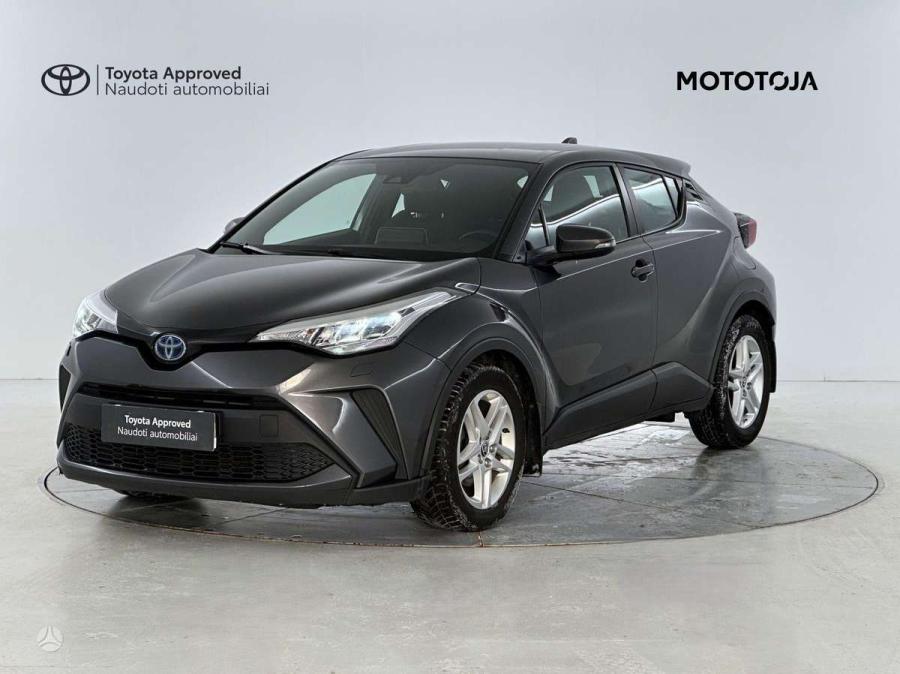 Grey Toyota C-HR 2022 in Vilnius, with an engine capacity of 1.80 L and mileage of 107 thousand km for 20900 €, photo 1 on AUTOMOTO.COM.LV