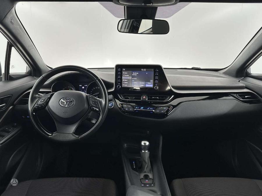 Grey Toyota C-HR 2022 in Vilnius, with an engine capacity of 1.80 L and mileage of 107 thousand km for 20900 €, photo 8 on AUTOMOTO.COM.LV