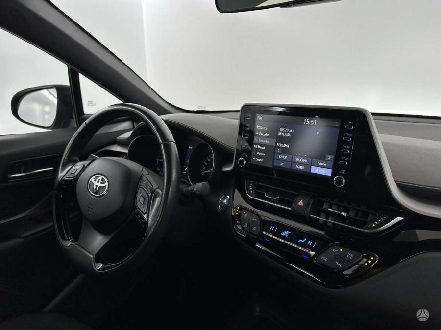 Grey Toyota C-HR 2022 in Vilnius, with an engine capacity of 1.80 L and mileage of 107 thousand km for 20900 €, photo 14 on AUTOMOTO.COM.LV