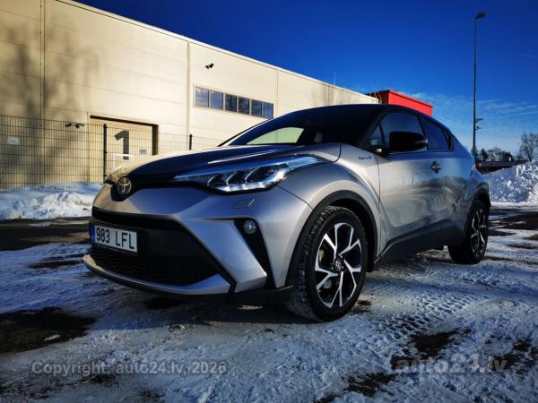 Серый Тойота C-HR 2022 в Таллин, объемом двигателя 1.80 л и пробегом 50 тыс. км за 23950 €, фото 3 на AUTOMOTO.COM.LV