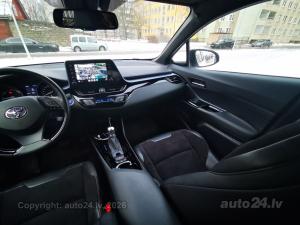 Pelēks Toyota C-HR 2022 Tallina, ar dzinēja tilpumu 1.80 L un nobraukumu 50 tūkst. km par 23950 €, foto 13 vietnē AUTOMOTO.COM.LV