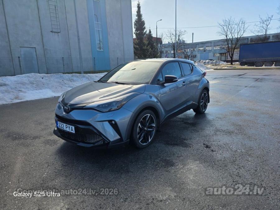 Pelēks Toyota C-HR 2022 Tallina, ar dzinēja tilpumu 1.80 L un nobraukumu 38 tūkst. km par 24500 €, foto 1 vietnē AUTOMOTO.COM.LV