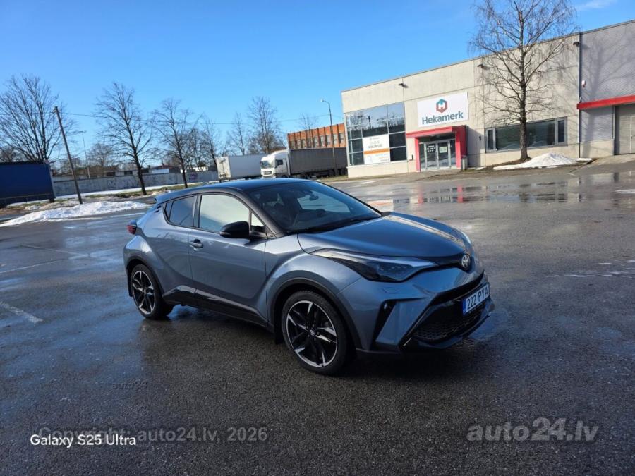 Pelēks Toyota C-HR 2022 Tallina, ar dzinēja tilpumu 1.80 L un nobraukumu 38 tūkst. km par 24500 €, foto 5 vietnē AUTOMOTO.COM.LV