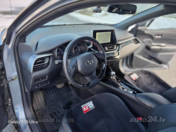 Grey Toyota C-HR 2022 in Tallinn, with an engine capacity of 1.80 L and mileage of 38 thousand km for 24500 €, photo 10 on AUTOMOTO.COM.LV