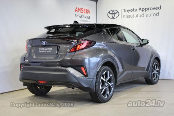 Серый Тойота C-HR 2022 в Таллин, объемом двигателя 1.80 л и пробегом 31 тыс. км за 22990 €, фото 2 на AUTOMOTO.COM.LV