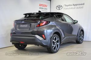 Серый Тойота C-HR 2022 в Таллин, объемом двигателя 1.80 л и пробегом 31 тыс. км за 22990 €, фото 3 на AUTOMOTO.COM.LV