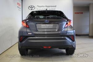 Серый Тойота C-HR 2022 в Таллин, объемом двигателя 1.80 л и пробегом 31 тыс. км за 22990 €, фото 5 на AUTOMOTO.COM.LV