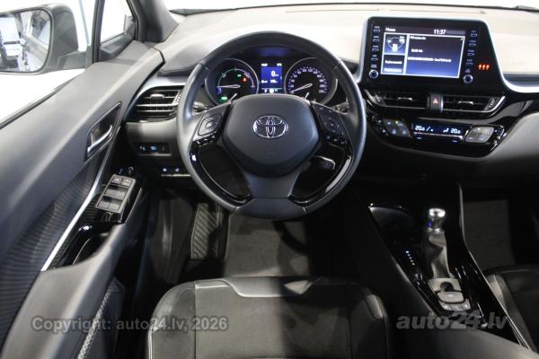Серый Тойота C-HR 2022 в Таллин, объемом двигателя 1.80 л и пробегом 31 тыс. км за 22990 €, фото 9 на AUTOMOTO.COM.LV