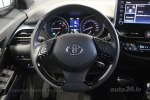 Серый Тойота C-HR 2022 в Таллин, объемом двигателя 1.80 л и пробегом 31 тыс. км за 22990 €, фото 13 на AUTOMOTO.COM.LV