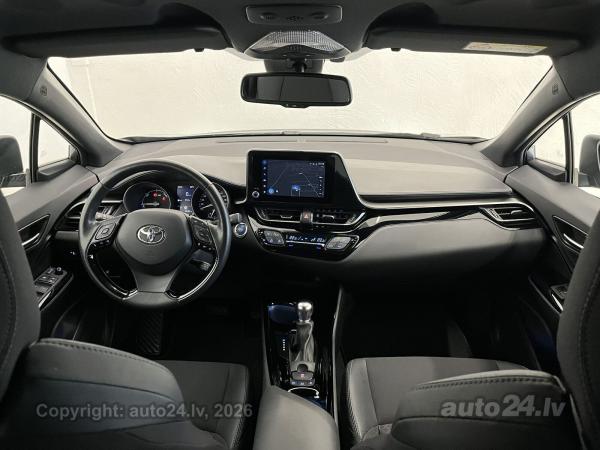 Pelēks Toyota C-HR 2022 Rakvere, ar dzinēja tilpumu 1.80 L un nobraukumu 59 tūkst. km par 22990 €, foto 7 vietnē AUTOMOTO.COM.LV