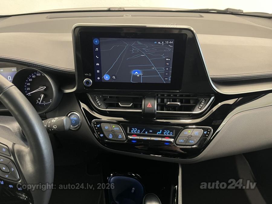 Pelēks Toyota C-HR 2022 Rakvere, ar dzinēja tilpumu 1.80 L un nobraukumu 59 tūkst. km par 22990 €, foto 13 vietnē AUTOMOTO.COM.LV