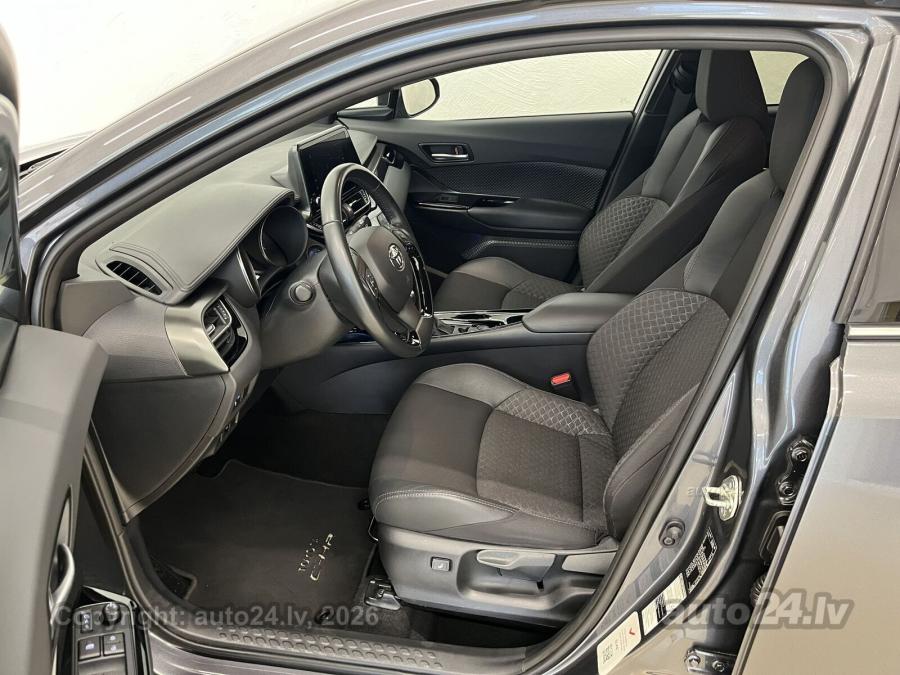 Pelēks Toyota C-HR 2022 Rakvere, ar dzinēja tilpumu 1.80 L un nobraukumu 59 tūkst. km par 22990 €, foto 14 vietnē AUTOMOTO.COM.LV