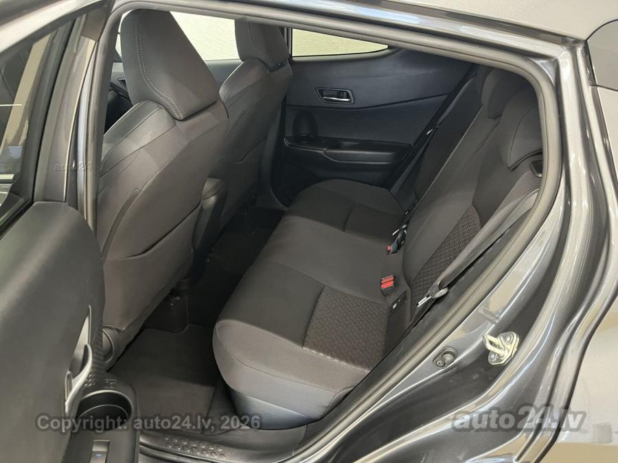 Pelēks Toyota C-HR 2022 Rakvere, ar dzinēja tilpumu 1.80 L un nobraukumu 59 tūkst. km par 22990 €, foto 15 vietnē AUTOMOTO.COM.LV