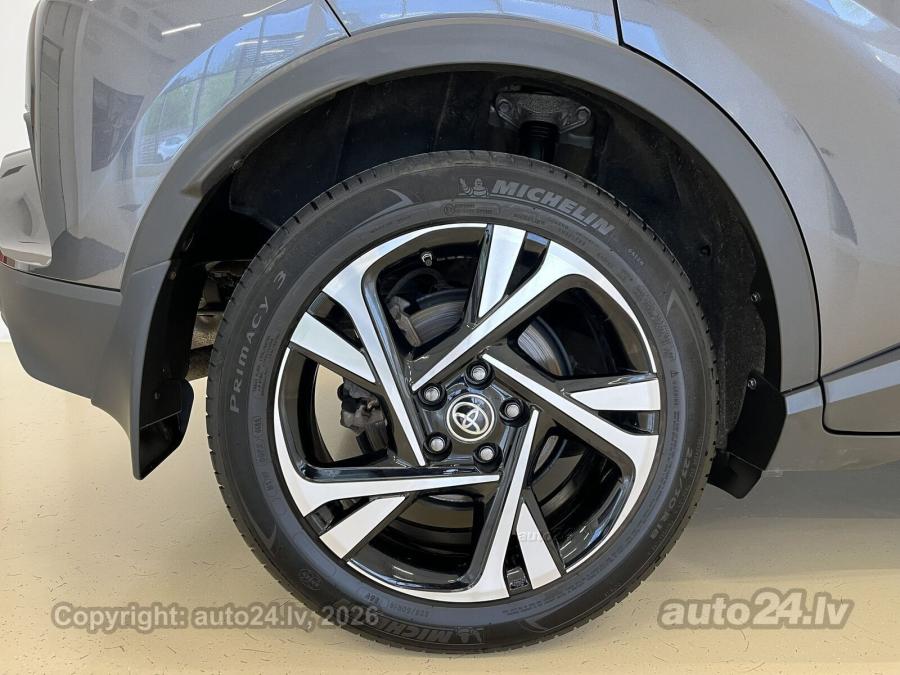 Pelēks Toyota C-HR 2022 Rakvere, ar dzinēja tilpumu 1.80 L un nobraukumu 59 tūkst. km par 22990 €, foto 16 vietnē AUTOMOTO.COM.LV