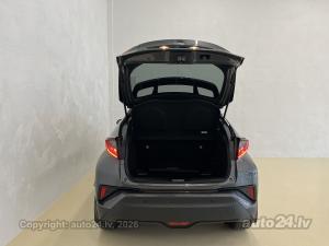 Pelēks Toyota C-HR 2022 Rakvere, ar dzinēja tilpumu 1.80 L un nobraukumu 59 tūkst. km par 22990 €, foto 17 vietnē AUTOMOTO.COM.LV