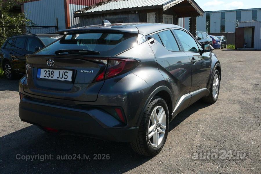 Серый Тойота C-HR 2022 в Йыхви, объемом двигателя 1.80 л и пробегом 107 тыс. км за 21000 €, фото 3 на AUTOMOTO.COM.LV