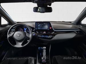 Серый Тойота C-HR 2022 в Таллин, объемом двигателя 1.80 л и пробегом 105 тыс. км за 21490 €, фото 8 на AUTOMOTO.COM.LV