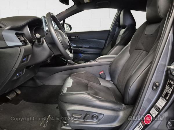 Pelēks Toyota C-HR 2022 Tallina, ar dzinēja tilpumu 1.80 L un nobraukumu 105 tūkst. km par 21490 €, foto 10 vietnē AUTOMOTO.COM.LV