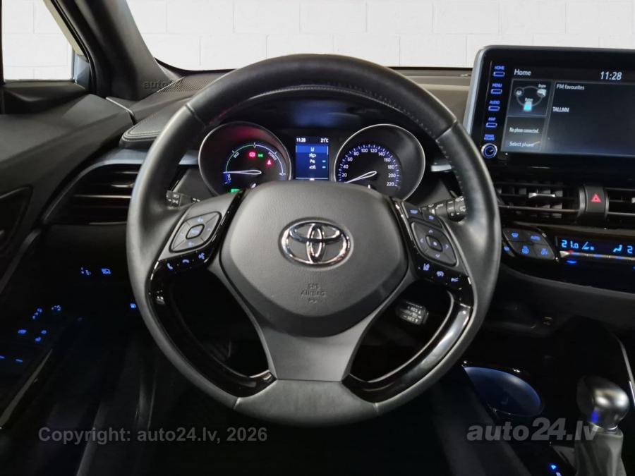 Серый Тойота C-HR 2022 в Таллин, объемом двигателя 1.80 л и пробегом 105 тыс. км за 21490 €, фото 12 на AUTOMOTO.COM.LV