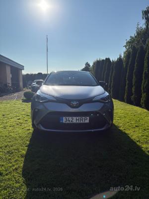 Серый Тойота C-HR 2022 в Таллин, объемом двигателя 2.00 л и пробегом 50 тыс. км за 24900 €, фото 3 на AUTOMOTO.COM.LV