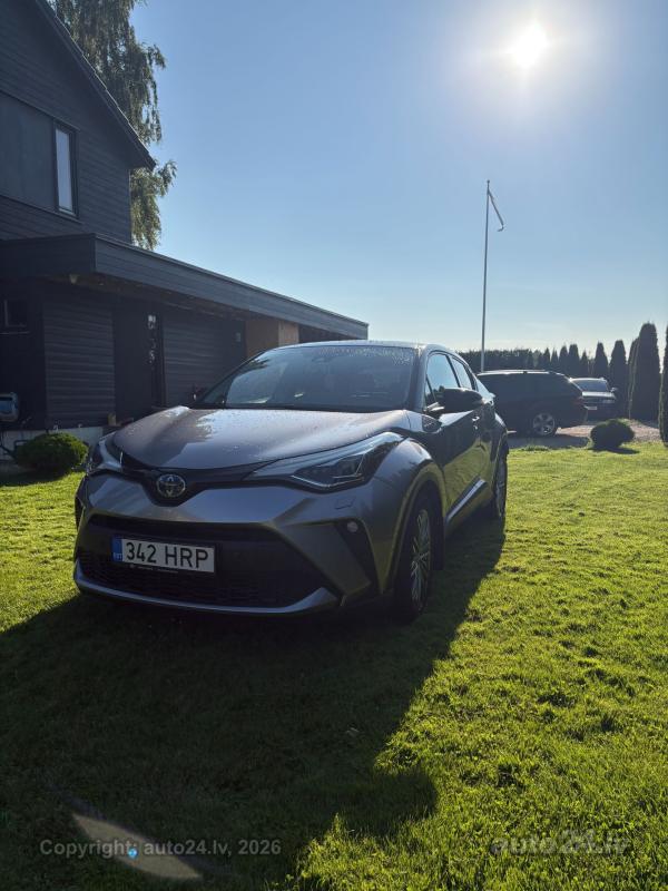 Grey Toyota C-HR 2022 in Tallinn, with an engine capacity of 2.00 L and mileage of 50 thousand km for 24900 €, photo 3 on AUTOMOTO.COM.LV