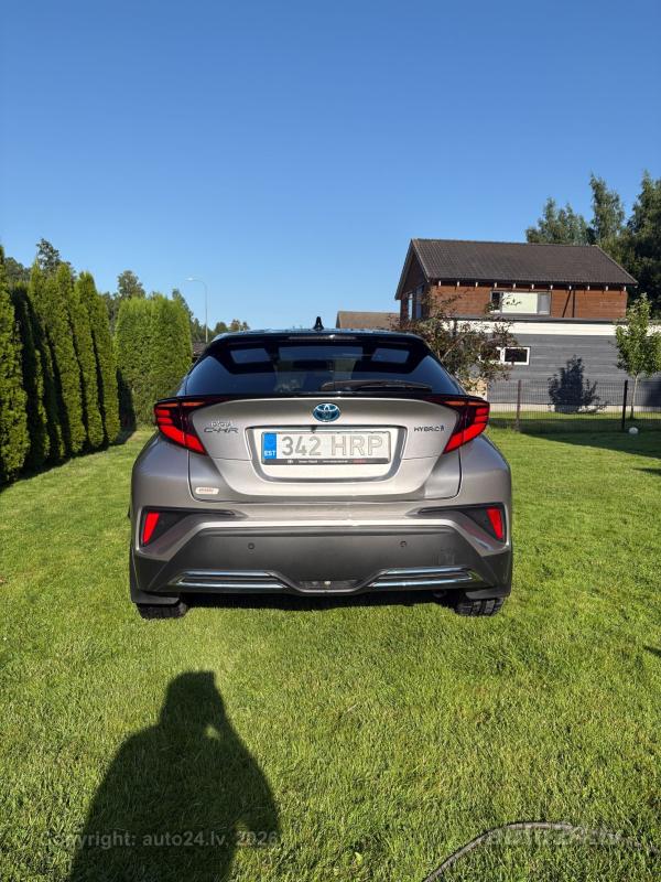 Grey Toyota C-HR 2022 in Tallinn, with an engine capacity of 2.00 L and mileage of 50 thousand km for 24900 €, photo 5 on AUTOMOTO.COM.LV