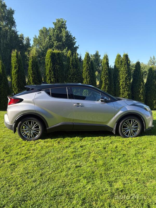 Grey Toyota C-HR 2022 in Tallinn, with an engine capacity of 2.00 L and mileage of 50 thousand km for 24900 €, photo 7 on AUTOMOTO.COM.LV