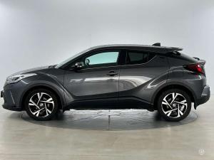 Серый Тойота C-HR 2022 в Вильнюс, объемом двигателя 1.80 л и пробегом 72 тыс. км за 23900 €, фото 4 на AUTOMOTO.COM.LV