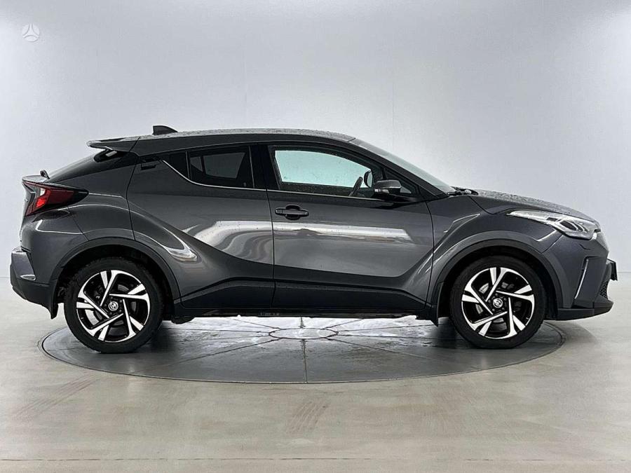 Серый Тойота C-HR 2022 в Вильнюс, объемом двигателя 1.80 л и пробегом 72 тыс. км за 23900 €, фото 17 на AUTOMOTO.COM.LV