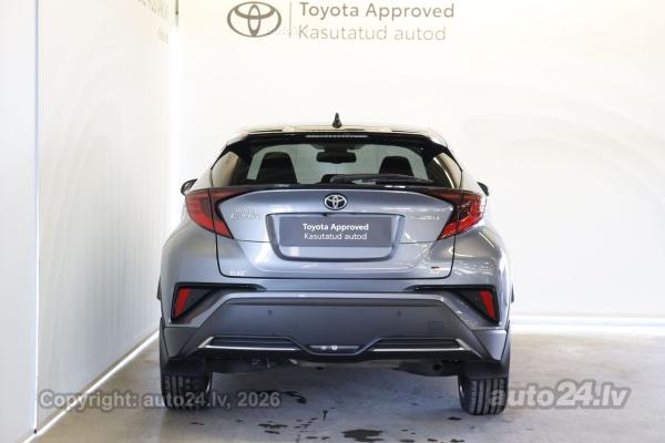 Pelēks Toyota C-HR 2022 Tallina, ar dzinēja tilpumu 1.80 L un nobraukumu 71 tūkst. km par 25000 €, foto 4 vietnē AUTOMOTO.COM.LV