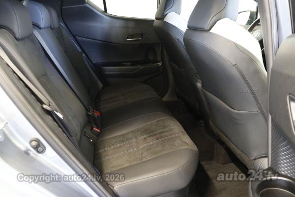 Pelēks Toyota C-HR 2022 Tallina, ar dzinēja tilpumu 1.80 L un nobraukumu 71 tūkst. km par 25000 €, foto 7 vietnē AUTOMOTO.COM.LV