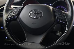 Серый Тойота C-HR 2022 в Таллин, объемом двигателя 1.80 л и пробегом 71 тыс. км за 25000 €, фото 13 на AUTOMOTO.COM.LV