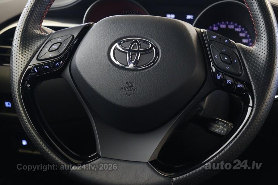 Серый Тойота C-HR 2022 в Таллин, объемом двигателя 1.80 л и пробегом 71 тыс. км за 25000 €, фото 13 на AUTOMOTO.COM.LV