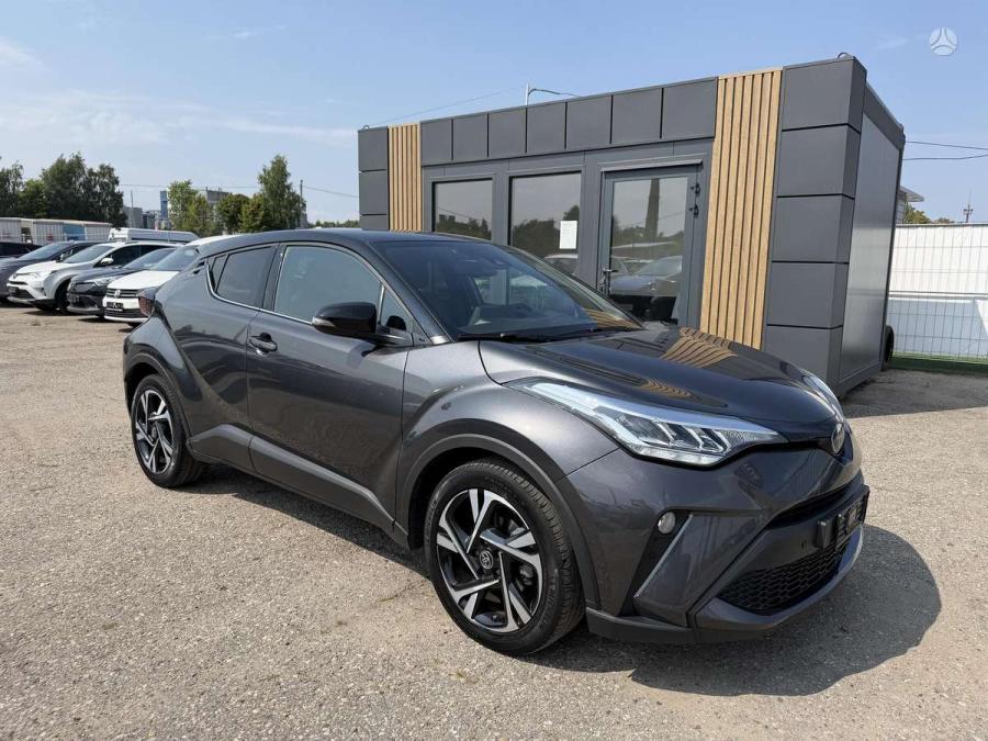 Серый Тойота C-HR 2022 в Паневежис, объемом двигателя 2.00 л и пробегом 135 тыс. км за 21500 €, фото 4 на AUTOMOTO.COM.LV